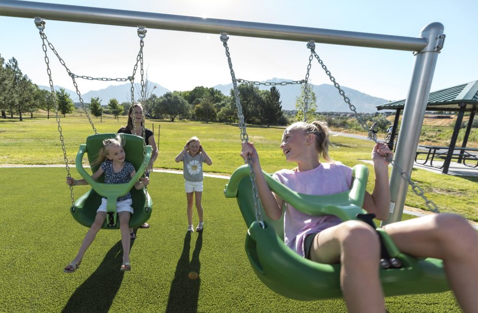 Swings | Playworld®