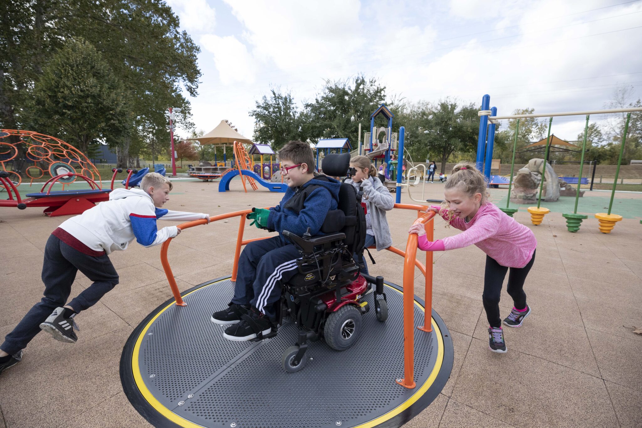 Spinner & Merry-Go-Round Playground Equipment | Playworld®